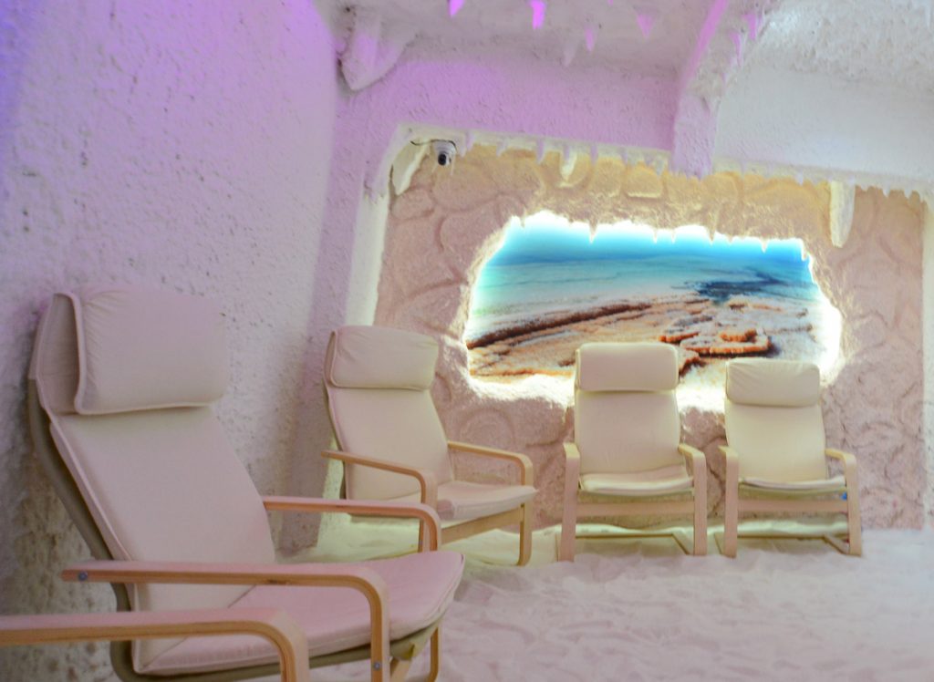 A Quirky, Halotherapy Salt Room with Artistic Vision | SBID