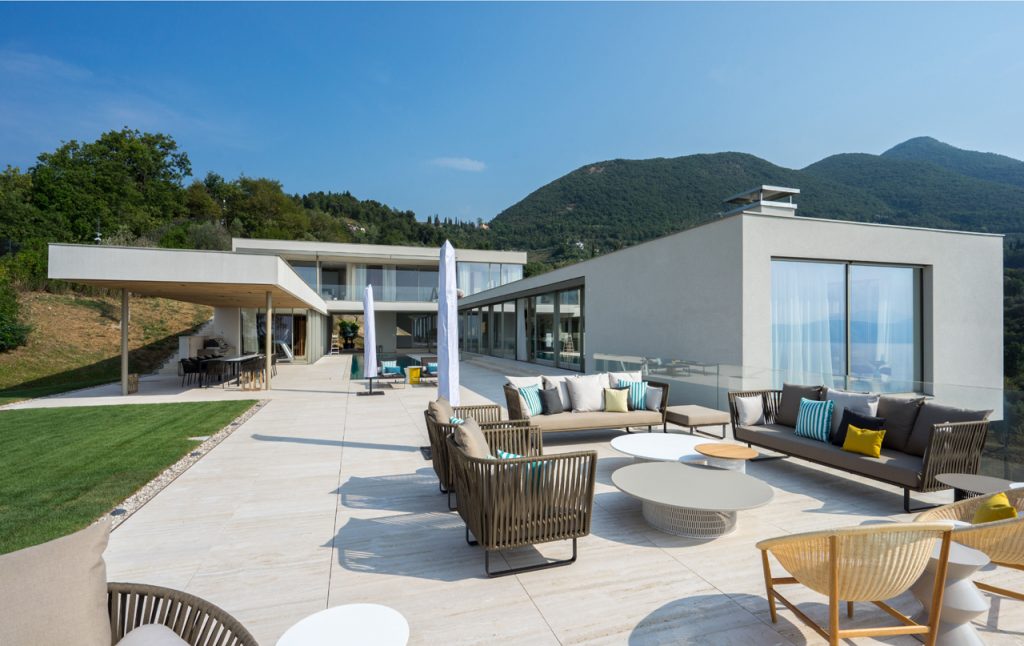 Luxury Residential Villa Overlooking Italian Lake Garda | SBID