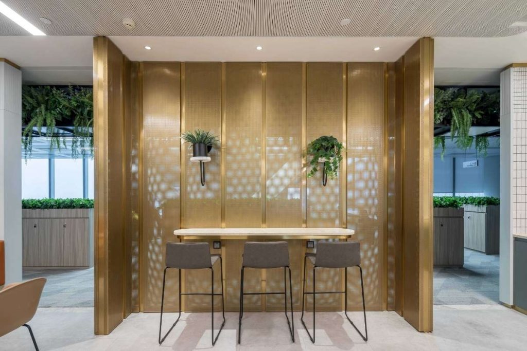 Client-Focused Office Design Creates Strong First Impression | SBID