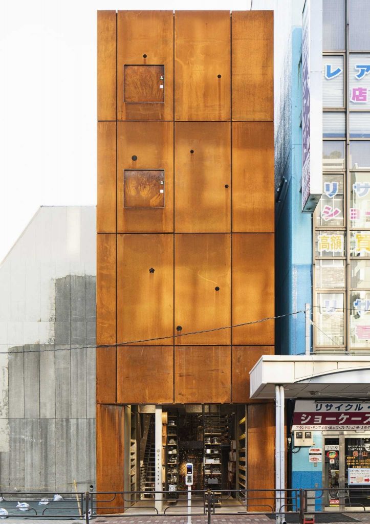 Tools Store Design Finds a Creative Solution for Product Display | SBID