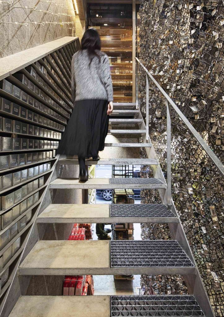 Tools Store Design Finds a Creative Solution for Product Display | SBID