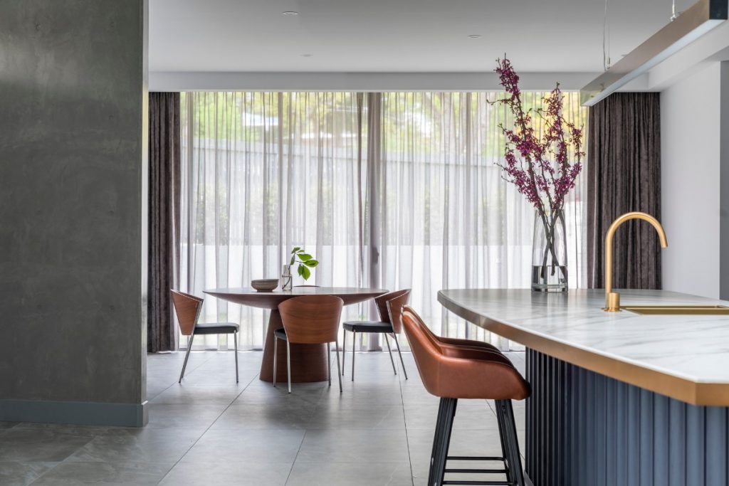 A Multi-Functional Kitchen Reflects Modern European Luxury | SBID