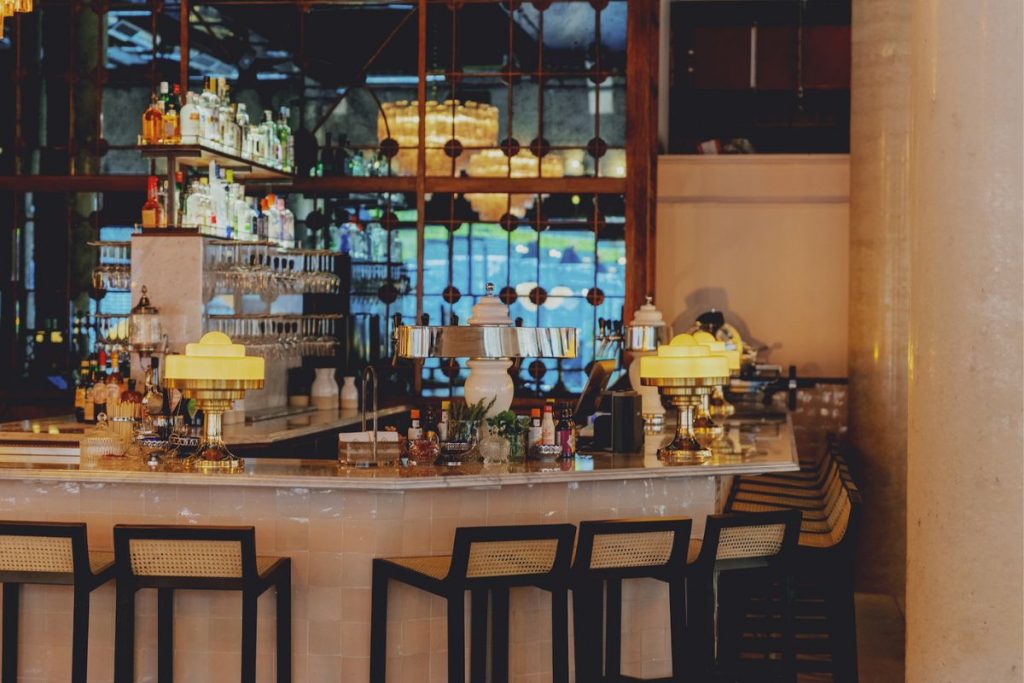 A Luxurious Restaurant Designed in a Former Film Theatre | SBID