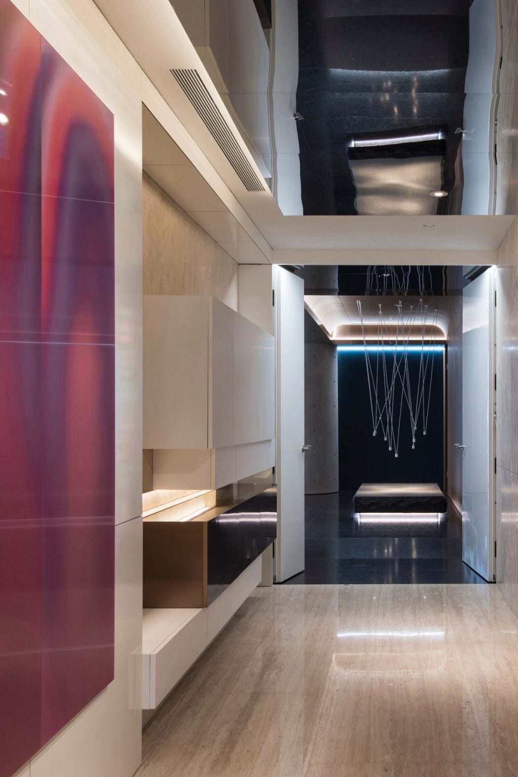 Chains Interior: Incorporating Different Forms of Light | SBID